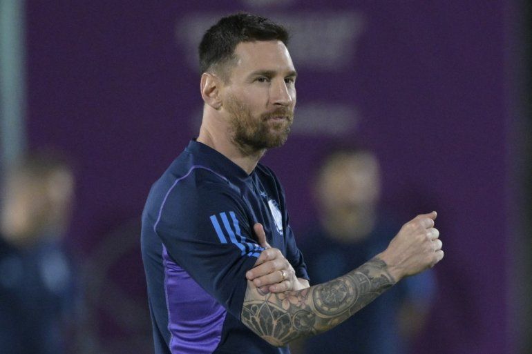 Messi está bien de físico y de moral, asegura Scaloni