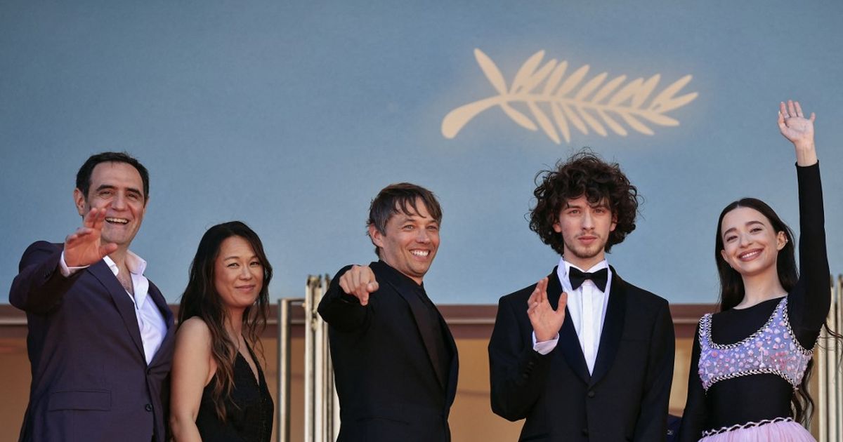 El cineasta Sean Baker celebra la receptividad de su filme Anora en Cannes