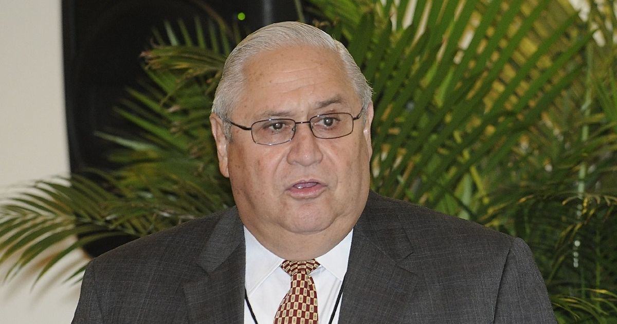 El Salvador declara tres días de duelo nacional por muerte de Calderón Sol