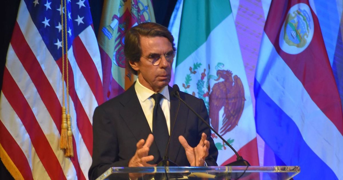 José María Aznar: Se está poniendo en riesgo la convivencia en España