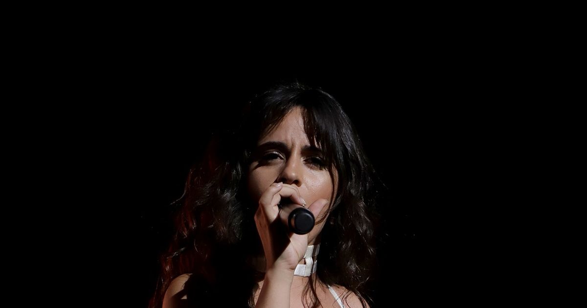 Camila Cabello promociona tema de su nuevo disco Familia