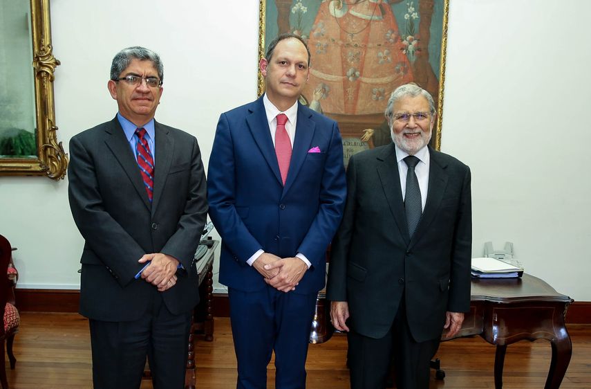 Tribunal Constitucional de Perú recibió al presidente del Supremo ...