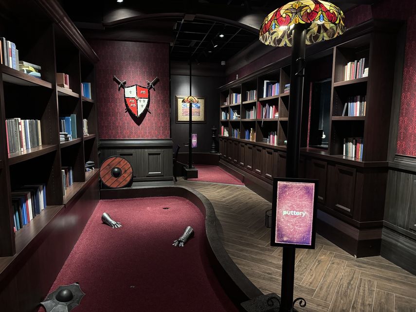 Puttery Miami combina cócteles y minigolf en Wynwood