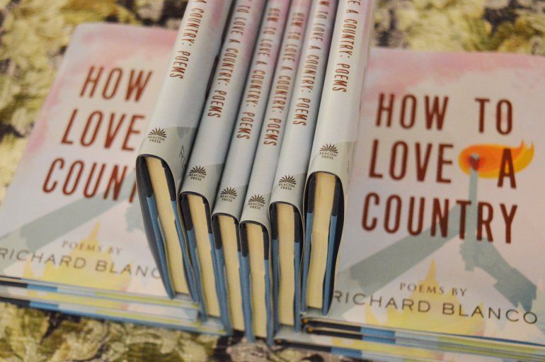 Richard Blanco enamora a Miami con su nuevo poemario How to Love a Country