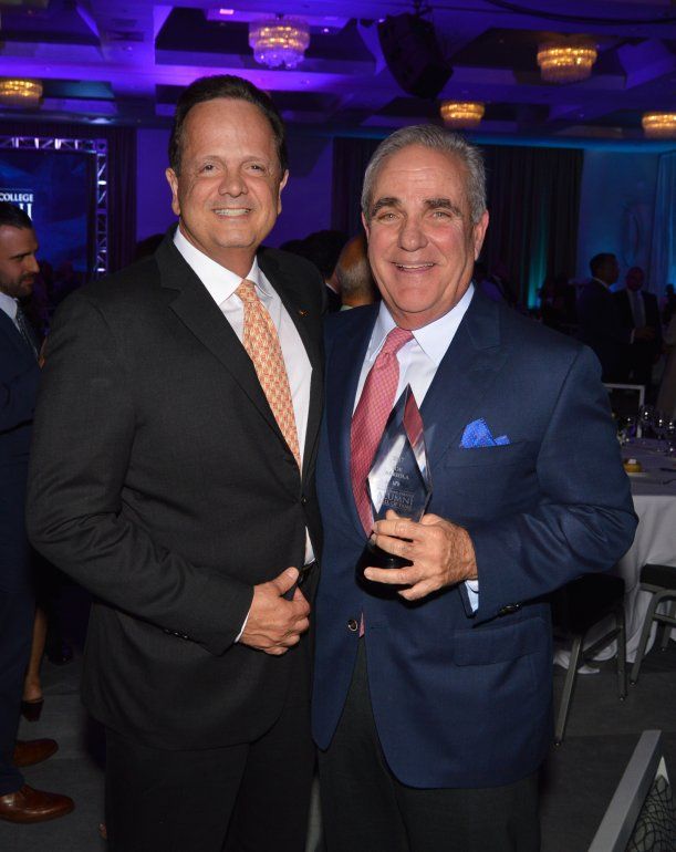 Concurrida cena y reconocimiento anual Hall of Fame del MDC