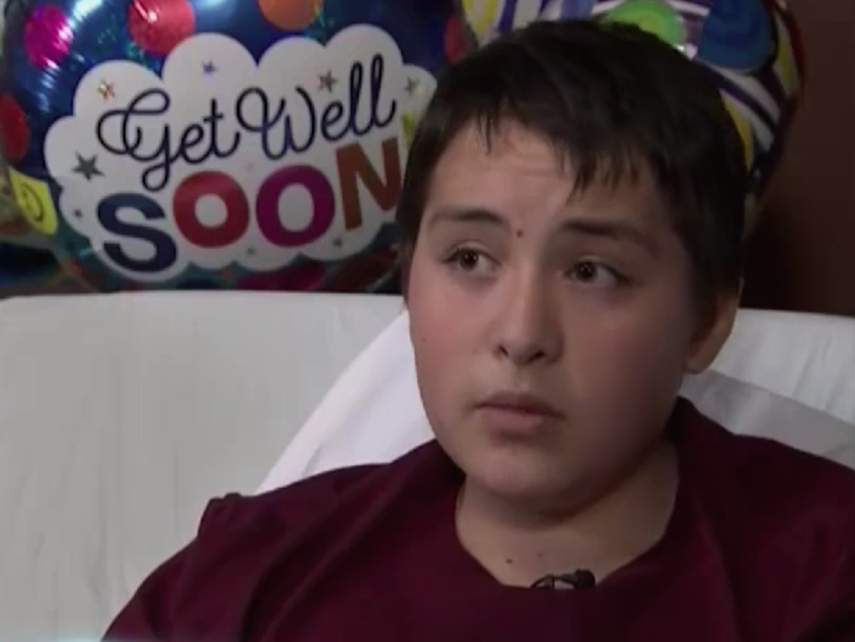 Joven herido en masacre de Parkland regresa a casa tras cirugía