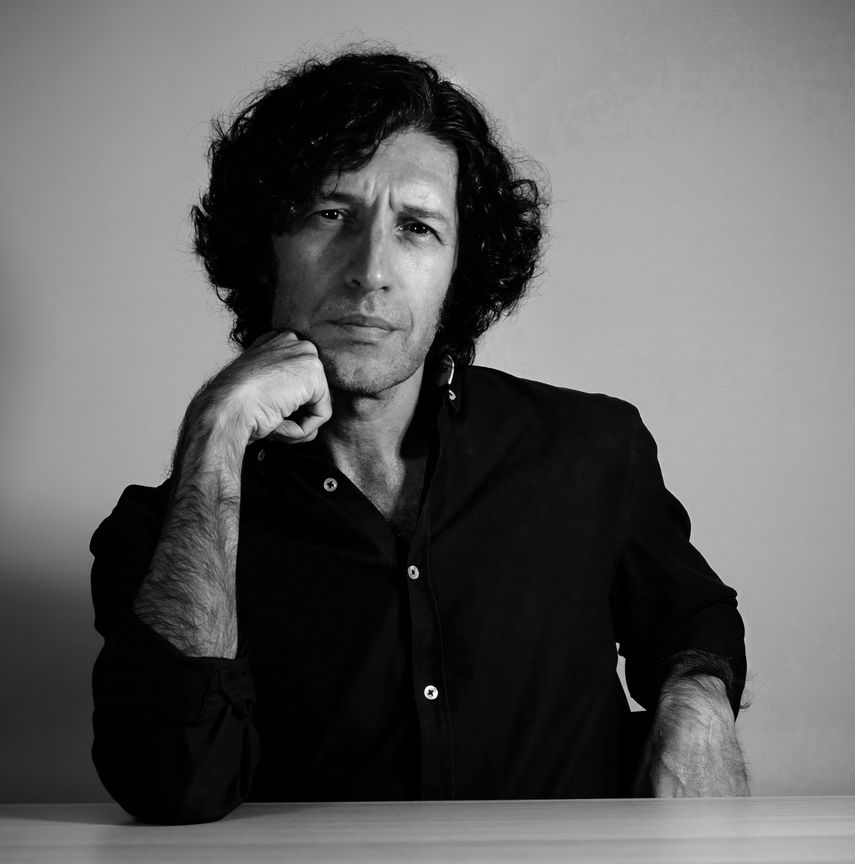 Periodista y escritor Javier Menéndez Flores: Solo entiendo este oficio como algo puramente ...