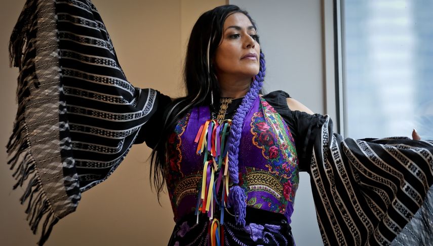 Academia Latina reconoce a Lila Downs y Dayanara Torres