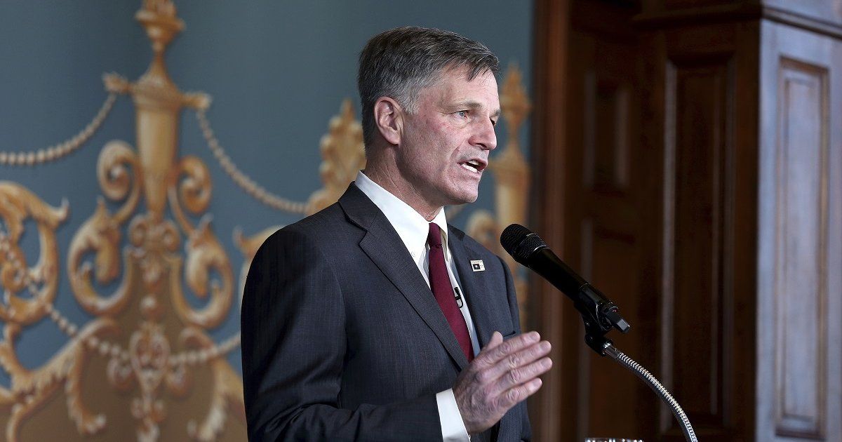 Gobernador de Wyoming prohíbe las píldoras abortivas