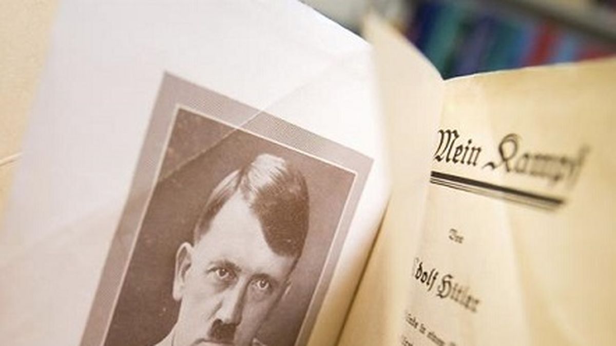Edición crítica del Mein Kampf de Hitler, libro más vendido en Alemania