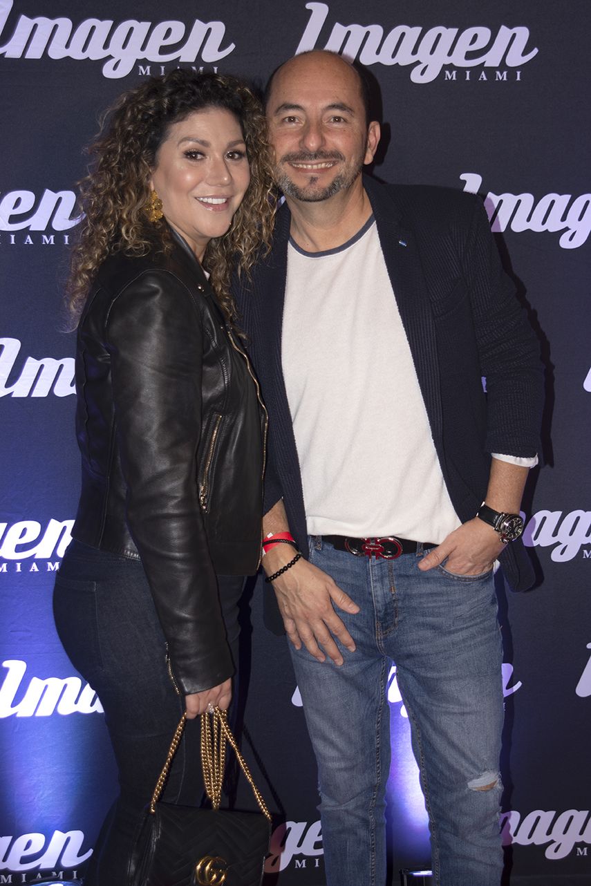 Majida Issa engalana la portada número 14 de la revista Imagen Miami