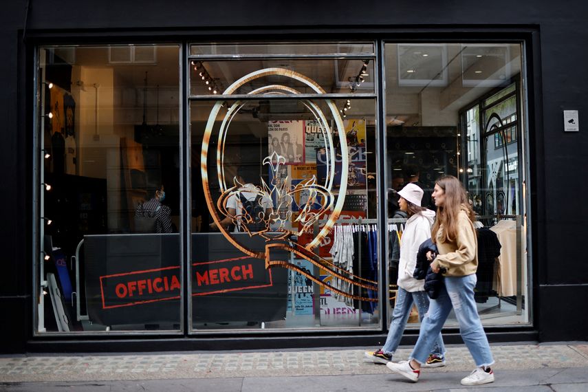 Queen abre tienda efímera en Londres por su 50º aniversario