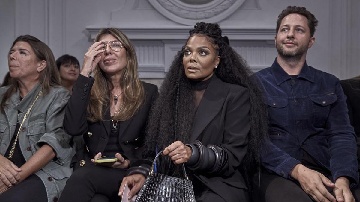 Janet Jackson, en primera fila en vibrante desfile de Siriano