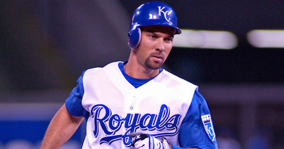 Raúl Ibañez firmó con Kansas City