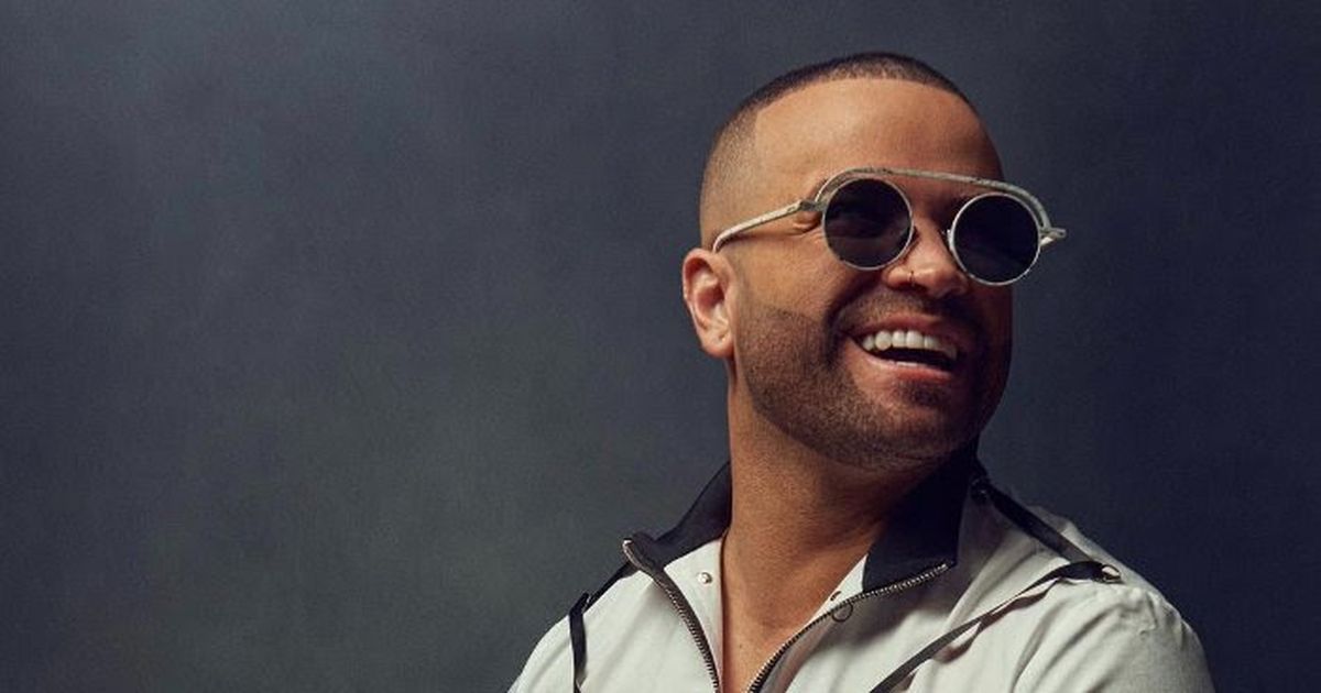 Nacho le canta a la Capital del Sol con Miami