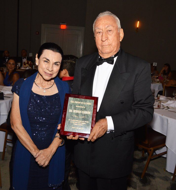 Banquete de gala del Club Peruano de la Florida