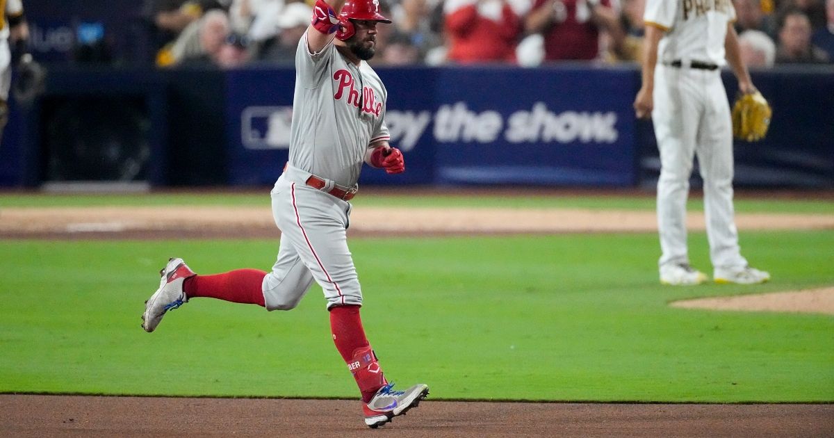 Filis abren Serie de Campeonato imponiéndose en San Diego