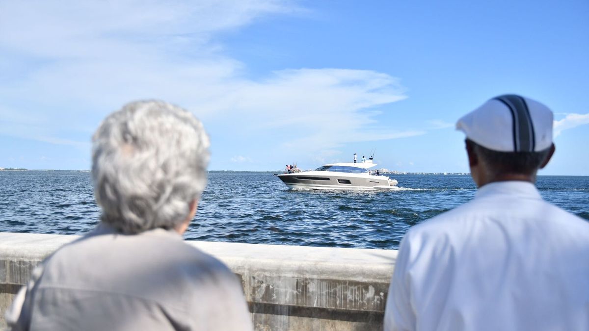 La Virgen de la Caridad bendice a Miami en su tradicional recorrido ...