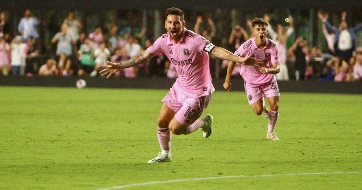 The Extraordinary Premiere of Lionel Messi: Superstars Surrendered at ...