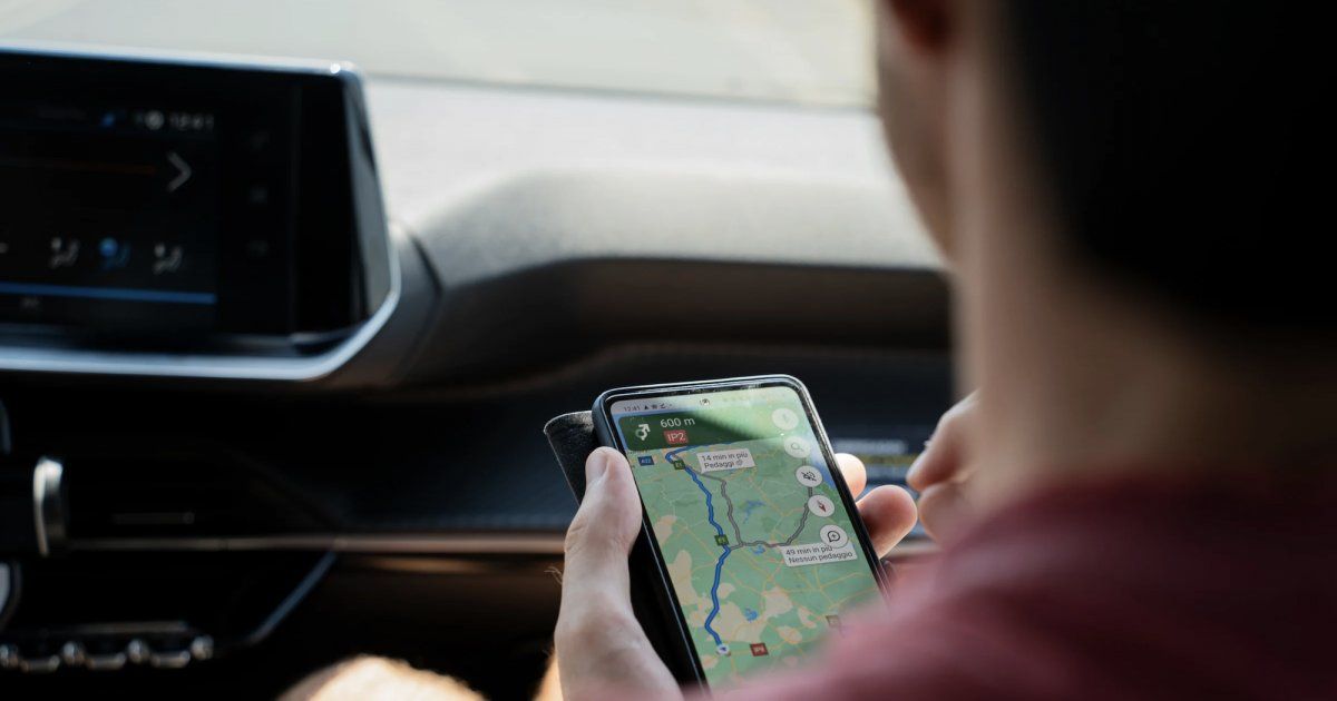 Google Maps va a permitir actualizar la ubicación con conexión por satélite