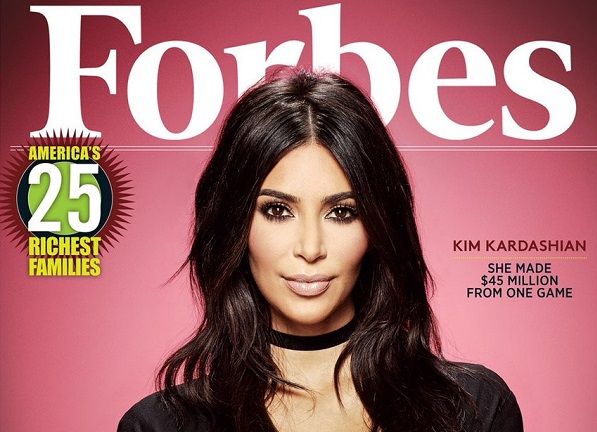 Kim Kardashian engalana la portada de la revista Forbes