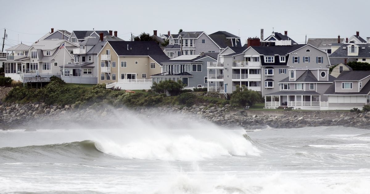 La tormenta Lee azota al norte de EEUU