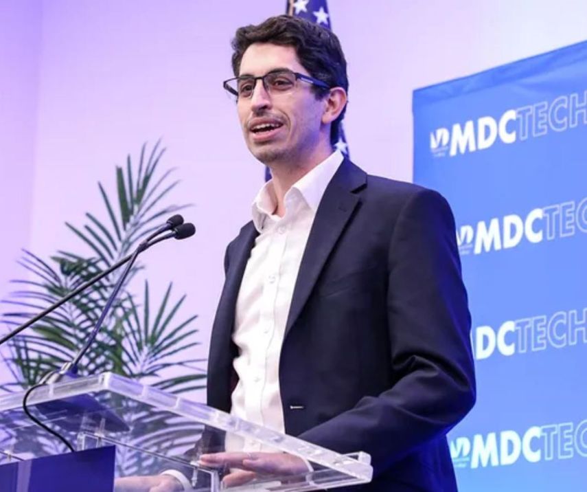 Fundación abre novedosa puerta a la educación tecnológica