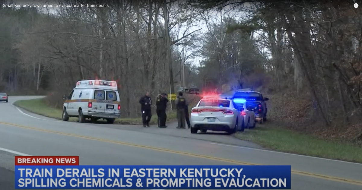 Kentucky: accidente de tren de carga con azufre obliga a evacuar la zona