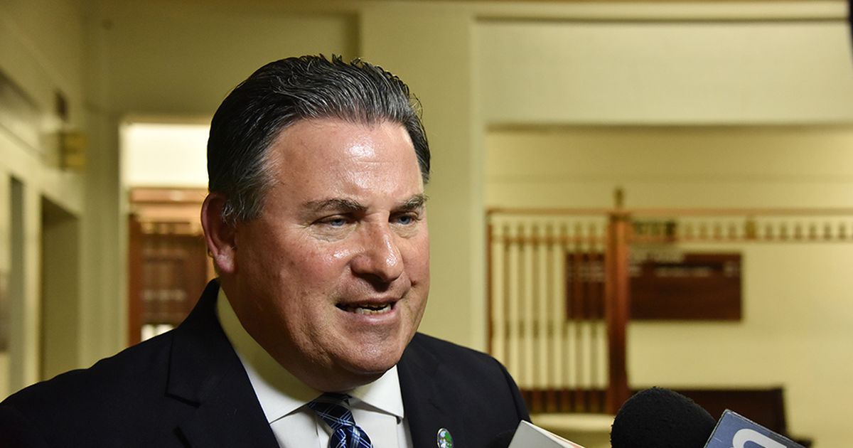 El alcalde de Miami Lakes dijo que la constitución de la ciudad le da ...