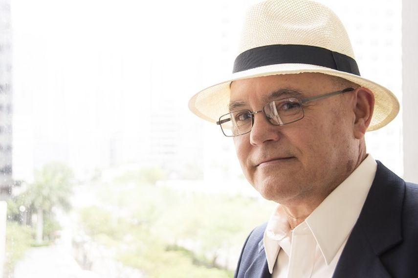 Alfredo Hernández, el maestro que se convierte en escritor